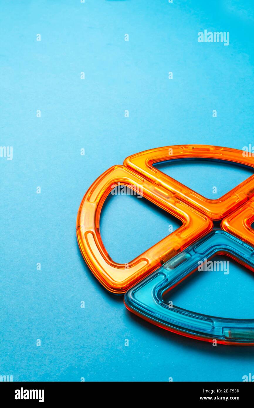 Magnets and spheres hi-res stock photography and images - Alamy