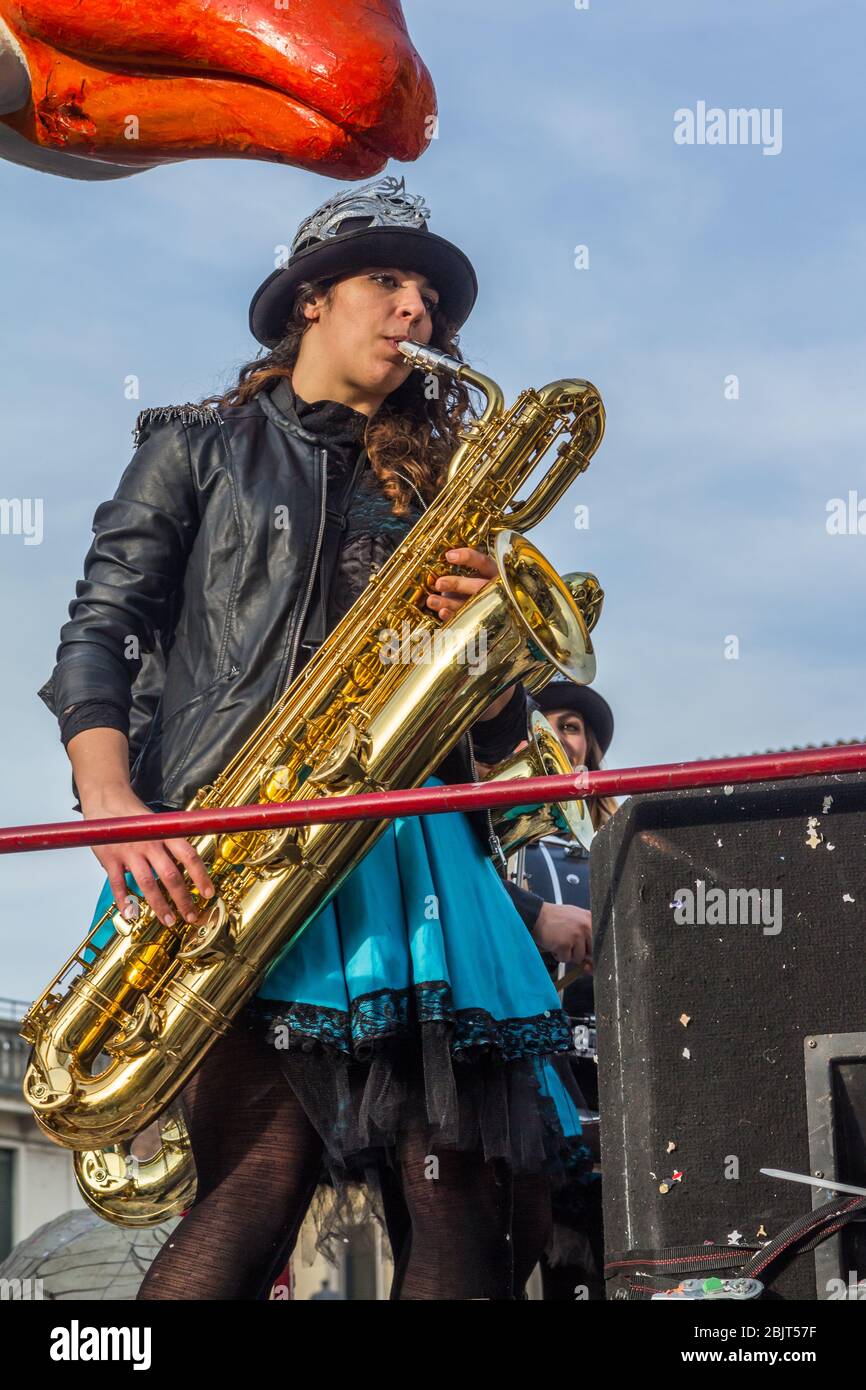 Masquerade parade at carnival in Crema Stock Photo - Alamy
