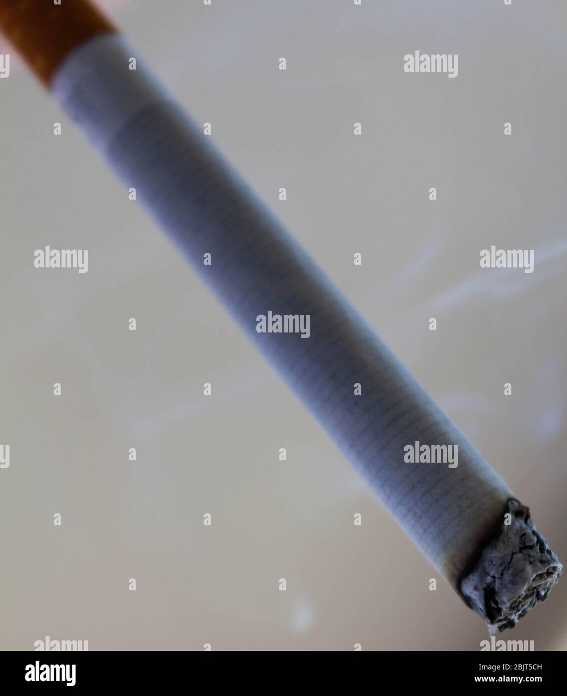 Cigarette burning hi-res stock photography and images - Alamy