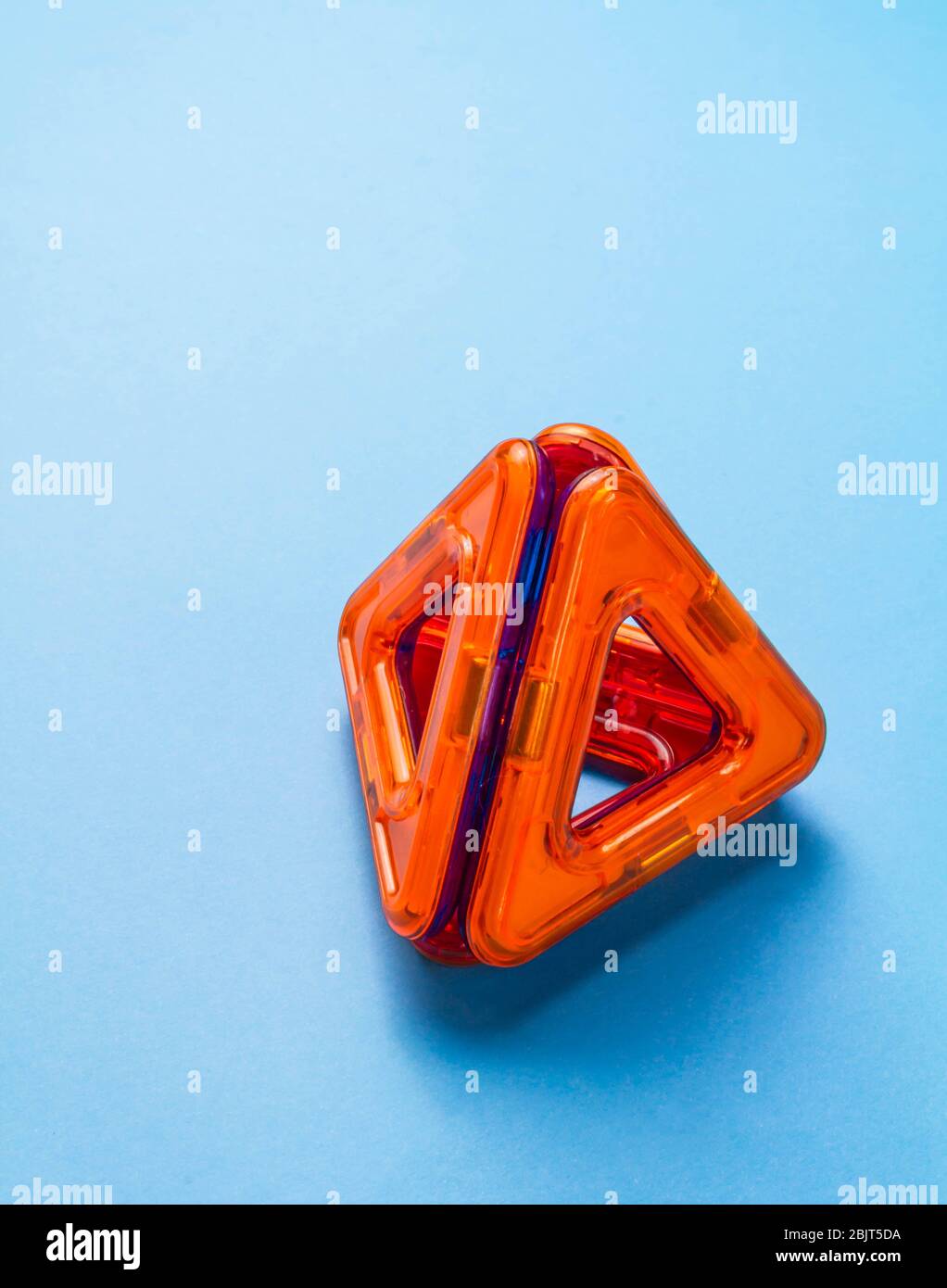 Magnets and spheres hi-res stock photography and images - Alamy