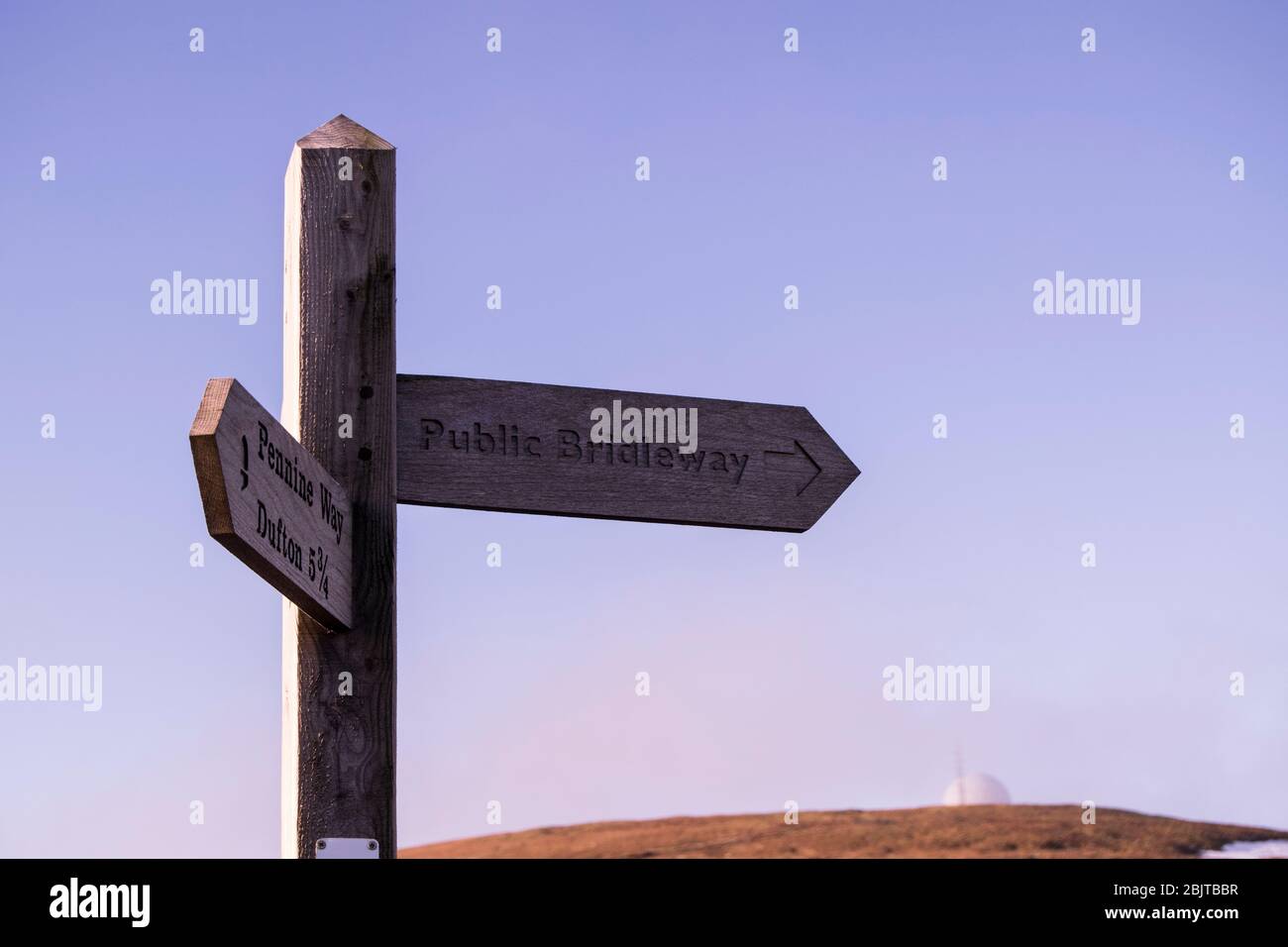 Wooden Sign post Stock Photo - Alamy