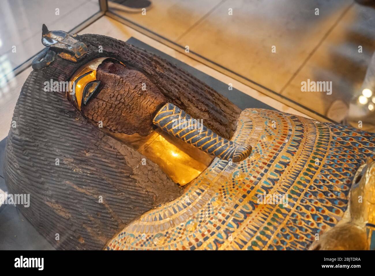 Ancient egyptian sarcophagus lid hi-res stock photography and images ...