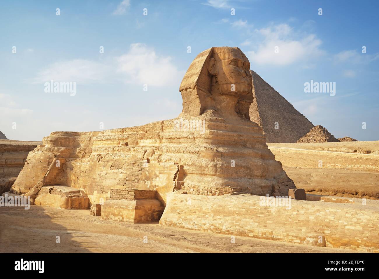 CAIRO, EGYPT - NOVEMBER 19, 2017: View of The Great Sphinx and pyramids ...