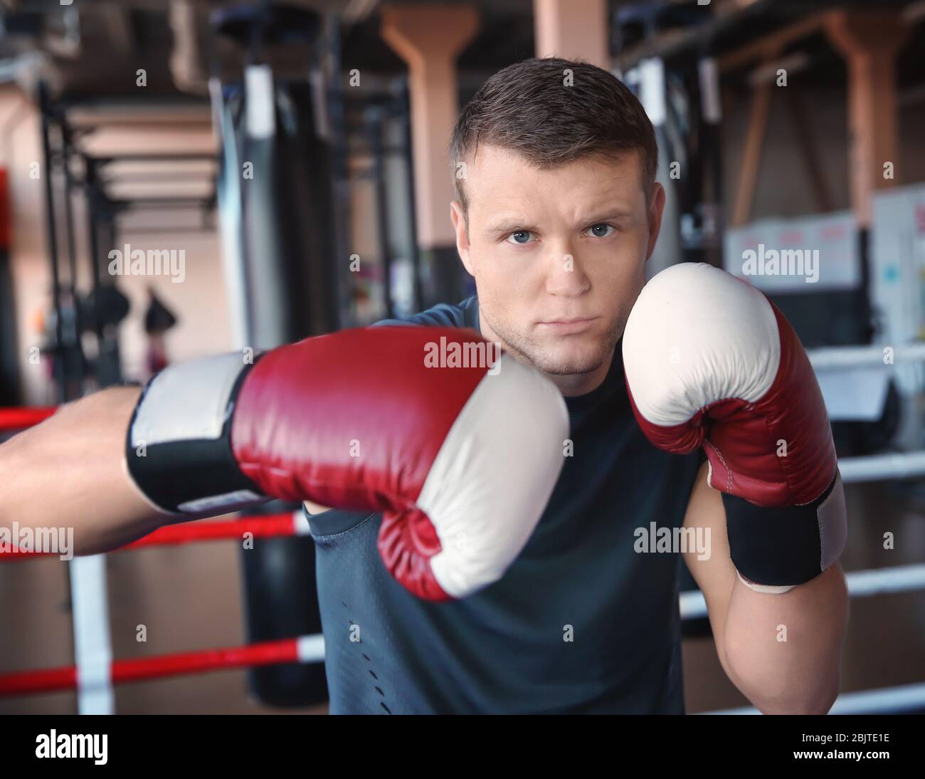 In boxing ring scene fighter hi-res stock photography and images - Alamy