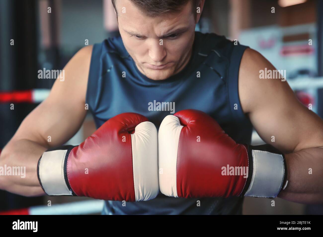In boxing ring scene fighter hi-res stock photography and images - Alamy