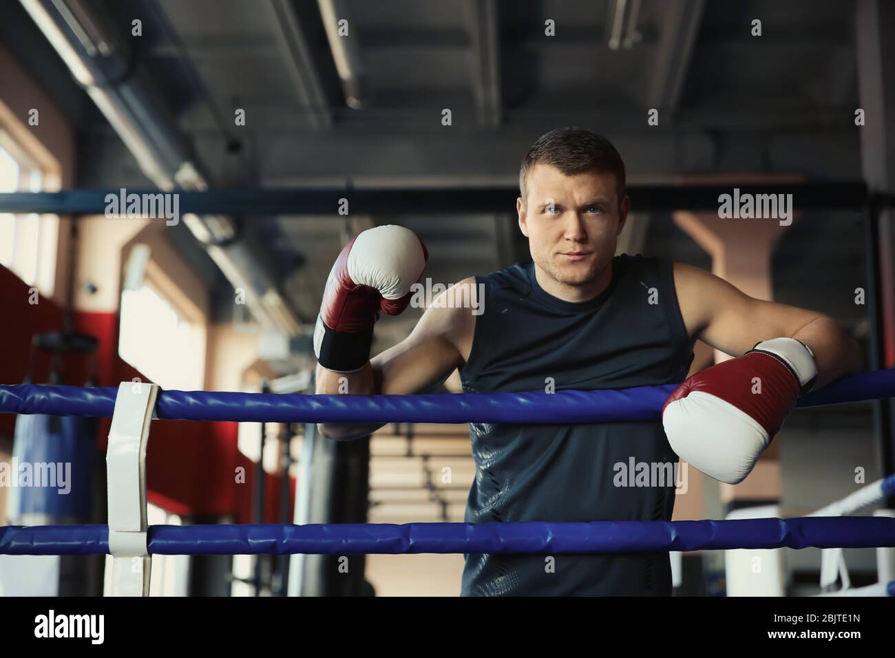 In boxing ring scene fighter hi-res stock photography and images - Alamy