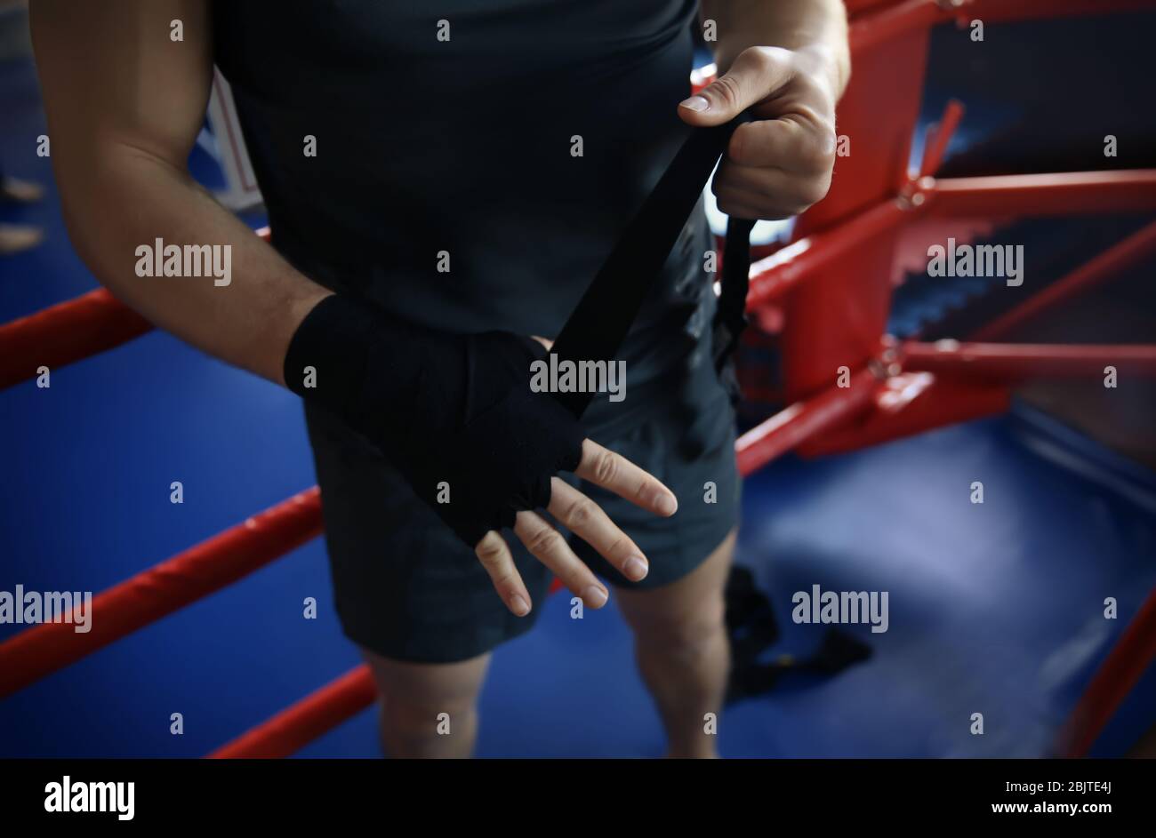 In boxing ring scene fighter hi-res stock photography and images - Alamy