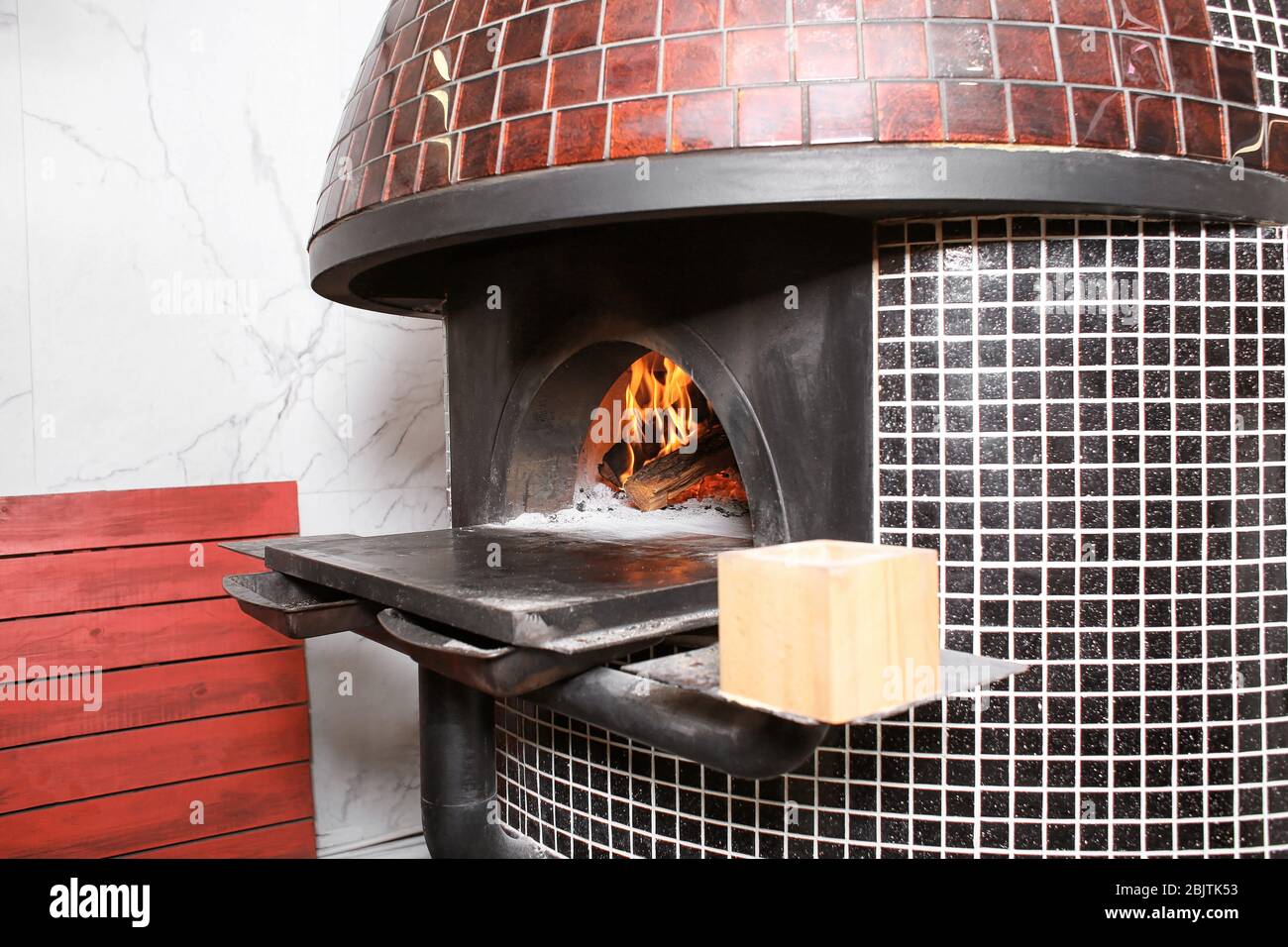Masonry oven bakery hi-res stock photography and images - Alamy