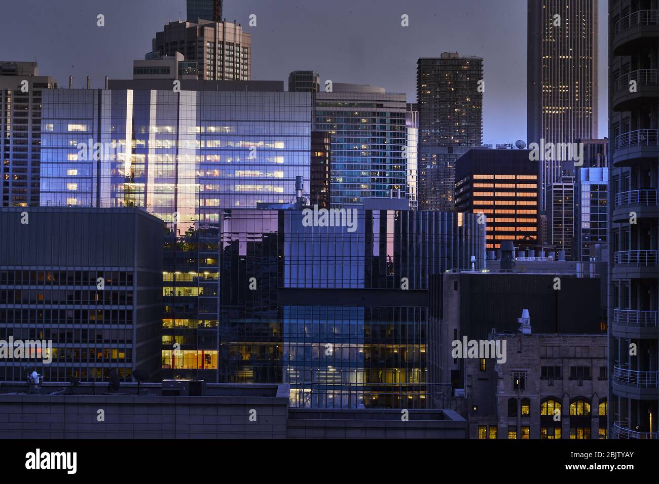 Glass buildingmaterial hi-res stock photography and images - Alamy