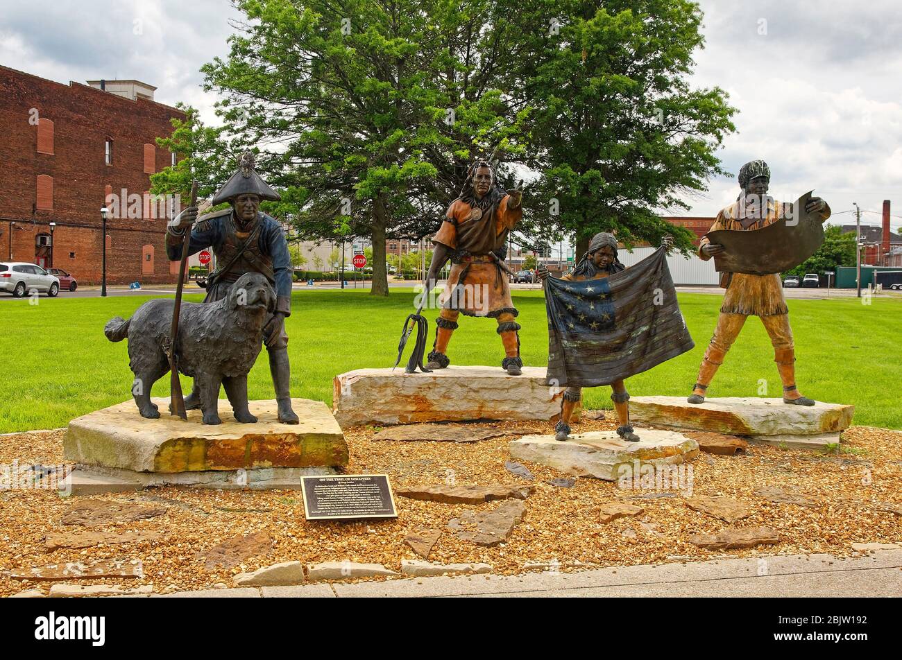 Life size sculptures hi-res stock photography and images - Alamy