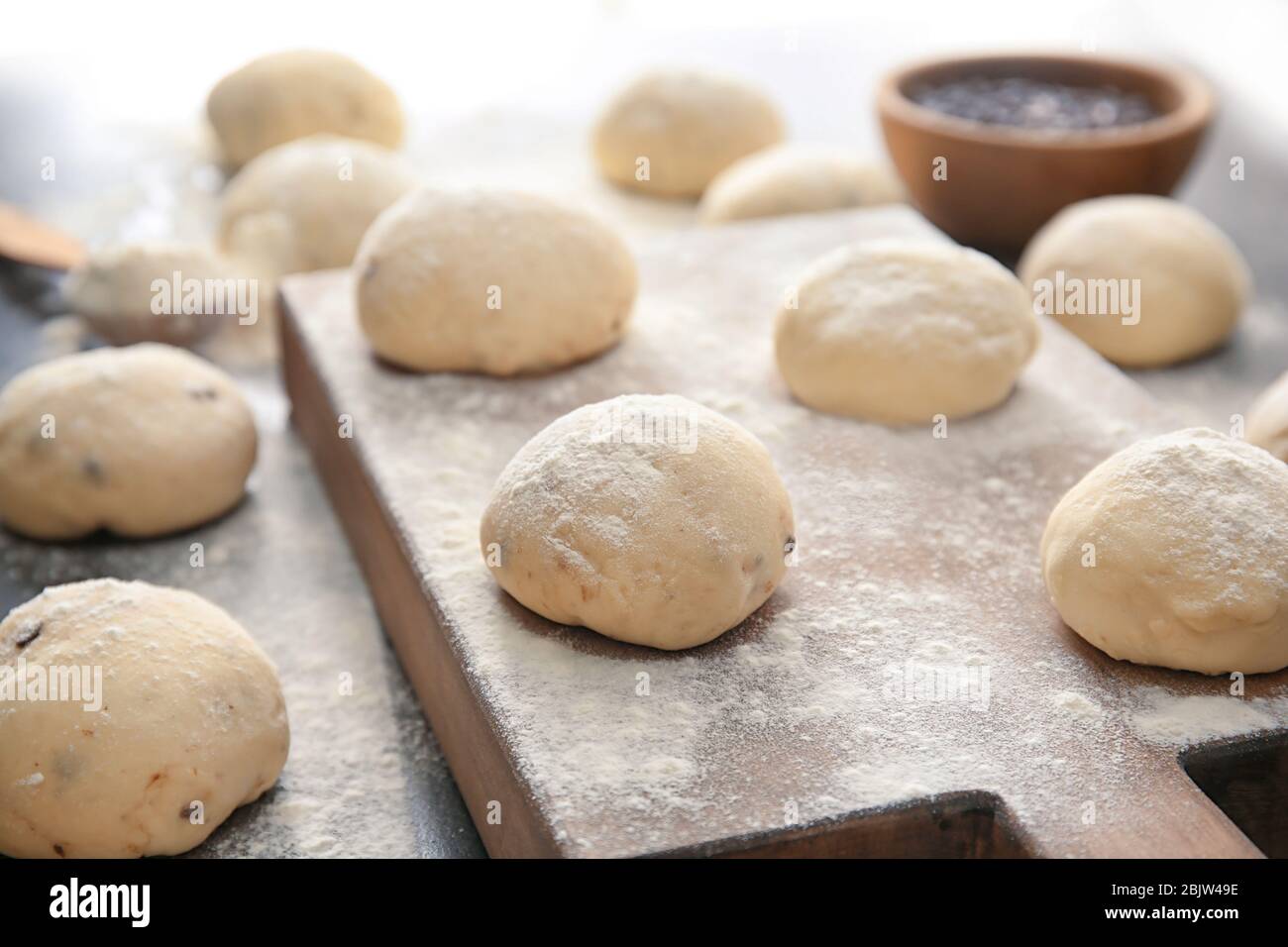 Unbaked buns hi-res stock photography and images - Alamy