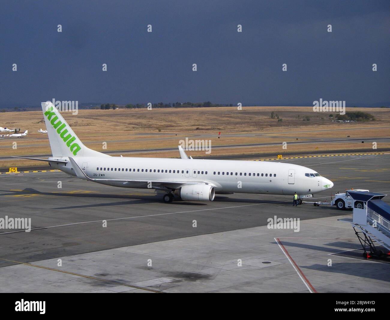 Kulula airline ZS-ZWR Stock Photo - Alamy