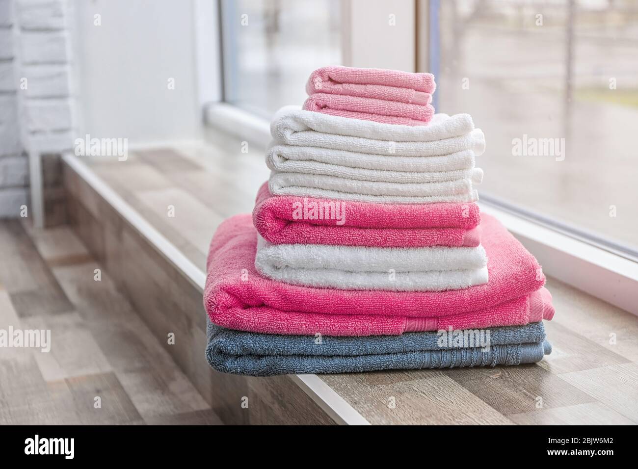 Hotel towels on floor hi-res stock photography and images - Alamy