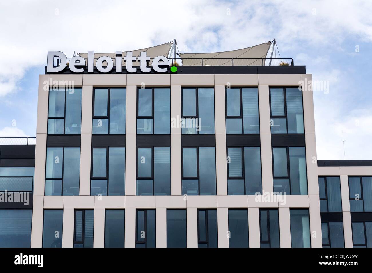 Deloitte logo hi-res stock photography and images - Alamy