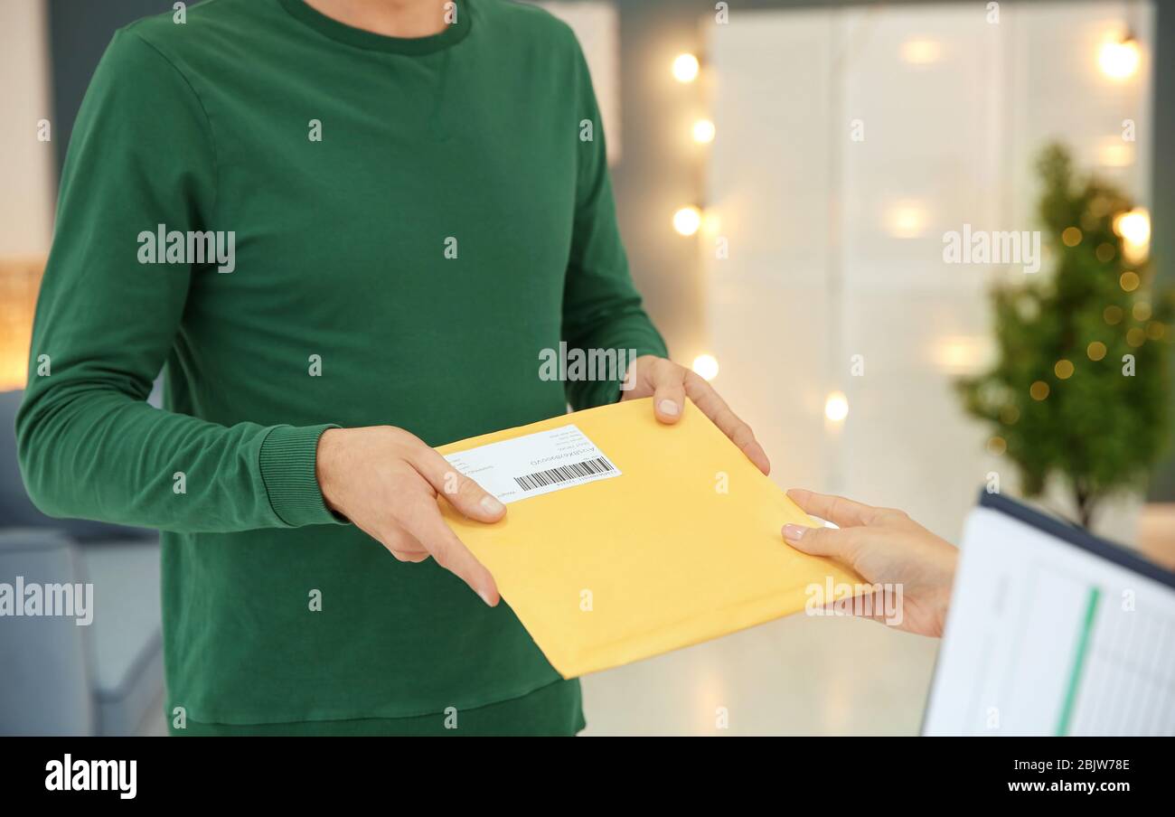 Received receiving receive hi-res stock photography and images - Alamy
