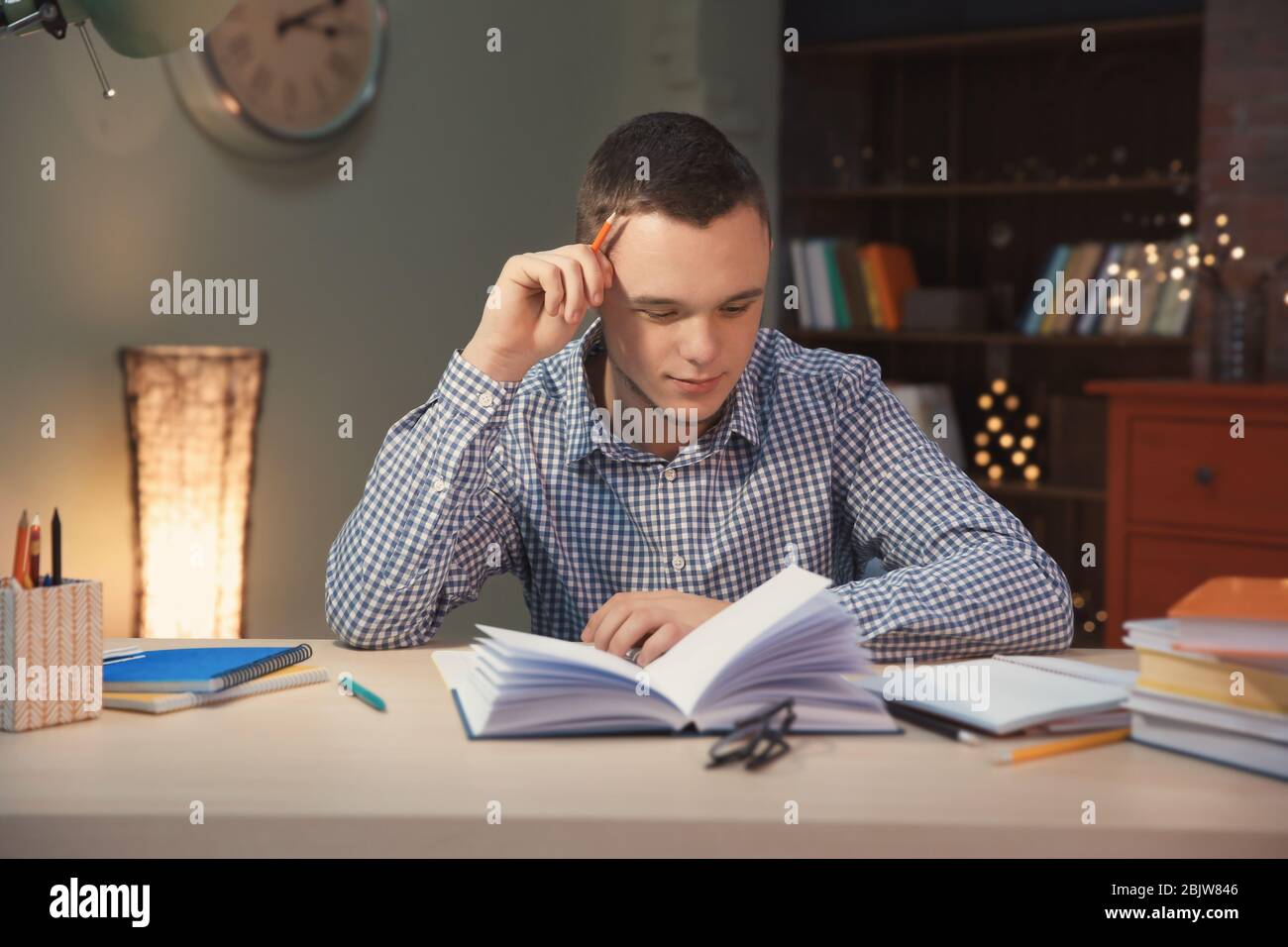 College student studying night late hi-res stock photography and images ...