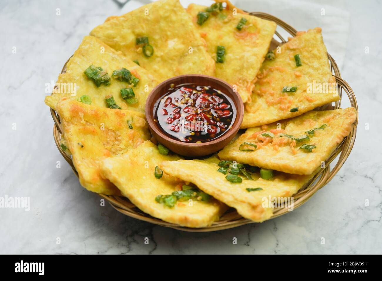 Tempe Mendoan : Indonesian Traditional Food Deep Fried Tempeh Stock ...