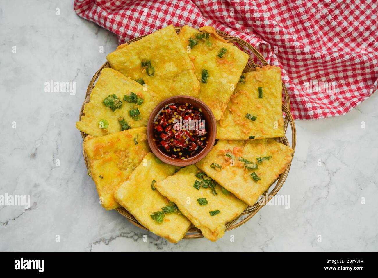 Tempe Mendoan : Indonesian Traditional Food Deep Fried Tempeh Stock ...