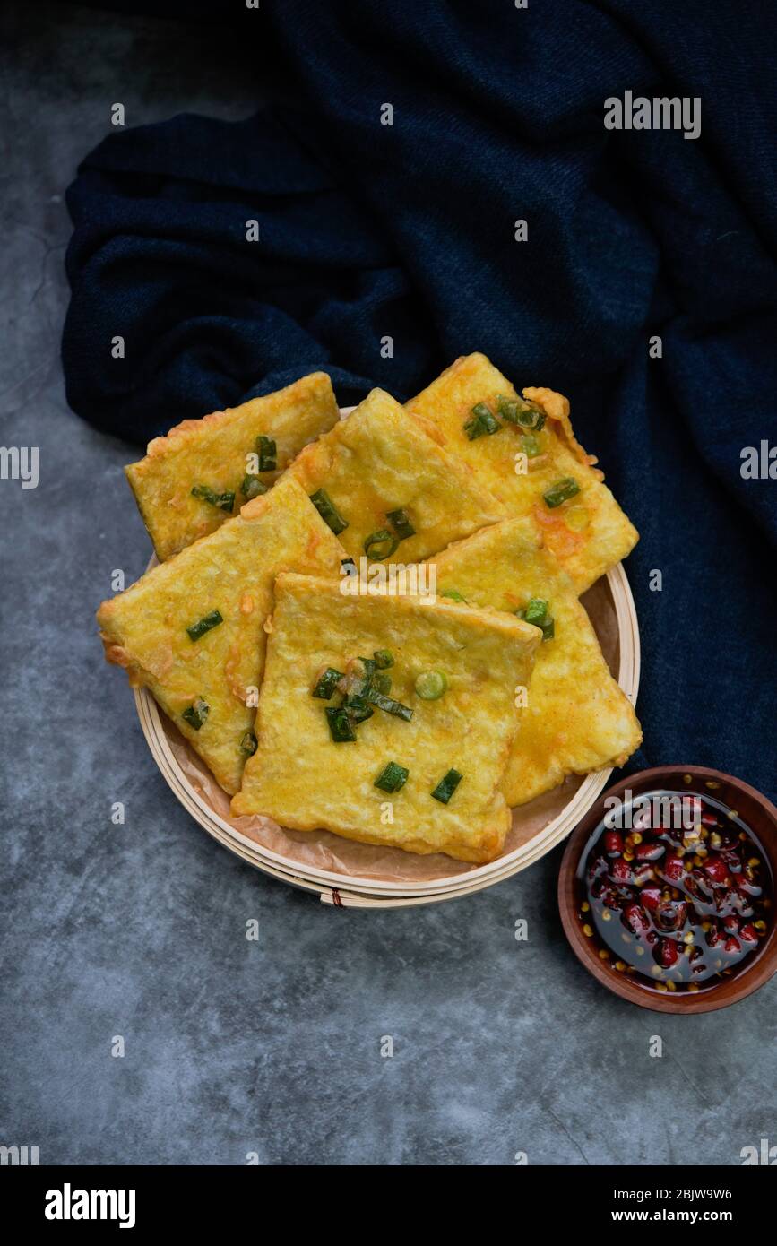 Tempe Mendoan : Indonesian Traditional Food Deep Fried Tempeh Stock ...