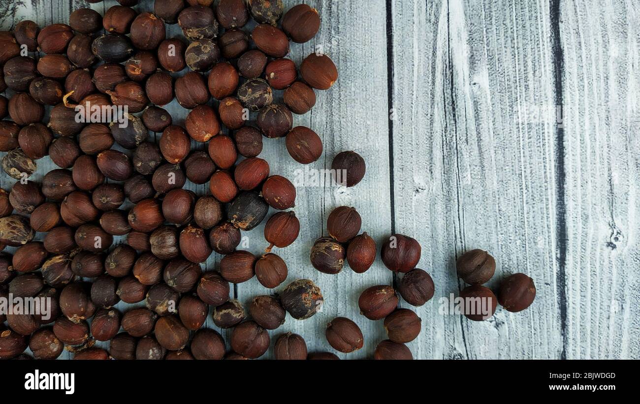 Unprocessed coffee beans, still pure Stock Photo - Alamy