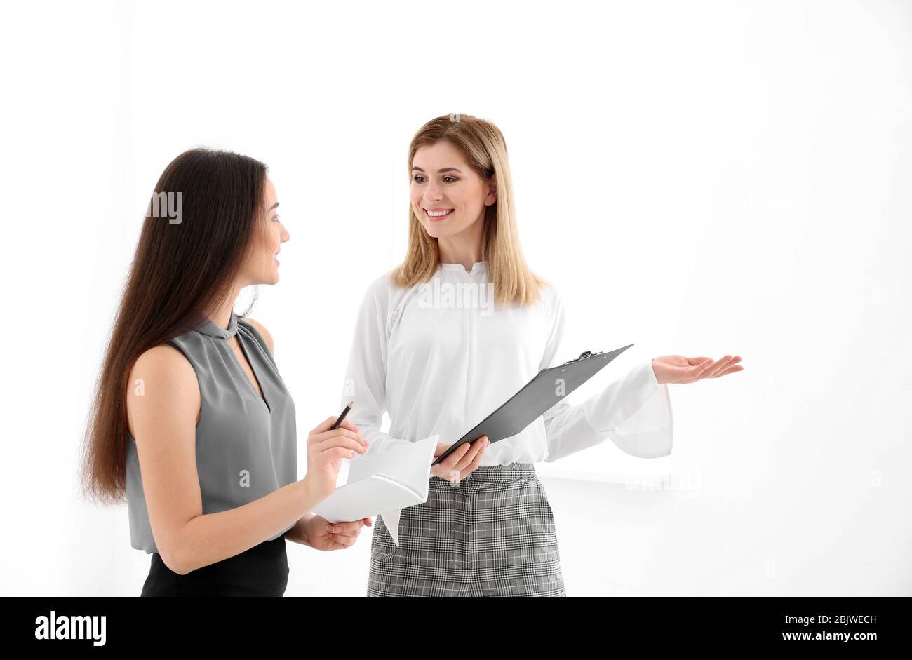 Real estate agent trainee hi-res stock photography and images - Alamy