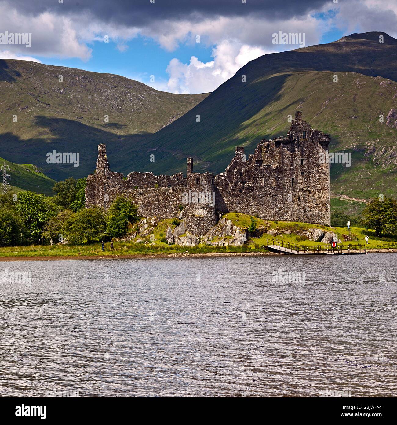 Scottish lochs and castles hi-res stock photography and images - Alamy