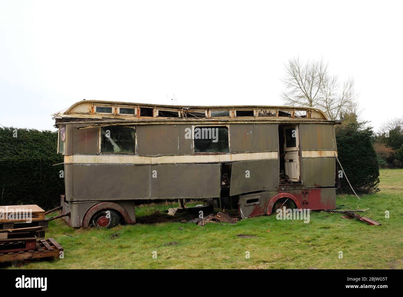 March 2018 - An old travelling showmans van, now gently rotting away ...