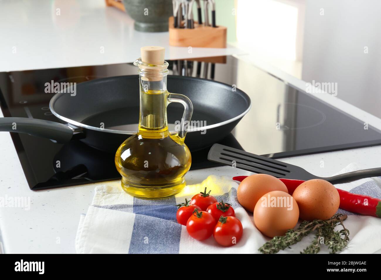 Olive oil jug restaurant table hi-res stock photography and images - Alamy