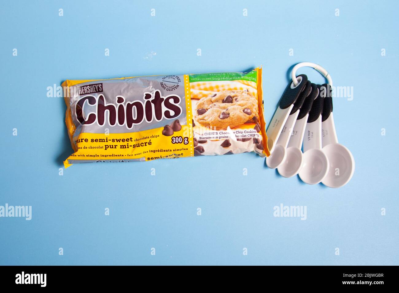 White chocolate chipits hi-res stock photography and images - Alamy