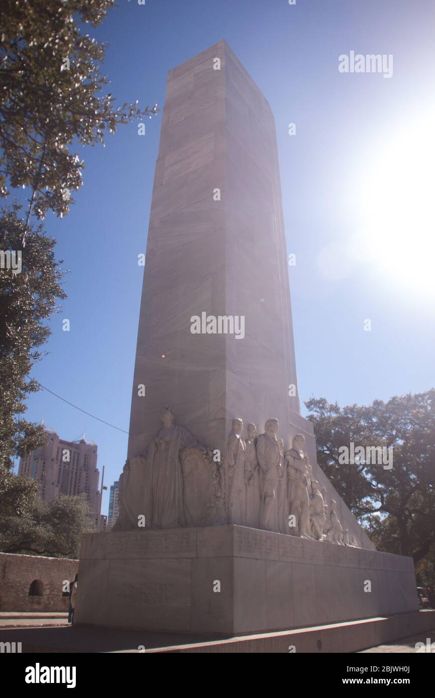 Alamo Cenotaph memorial Stock Photo - Alamy