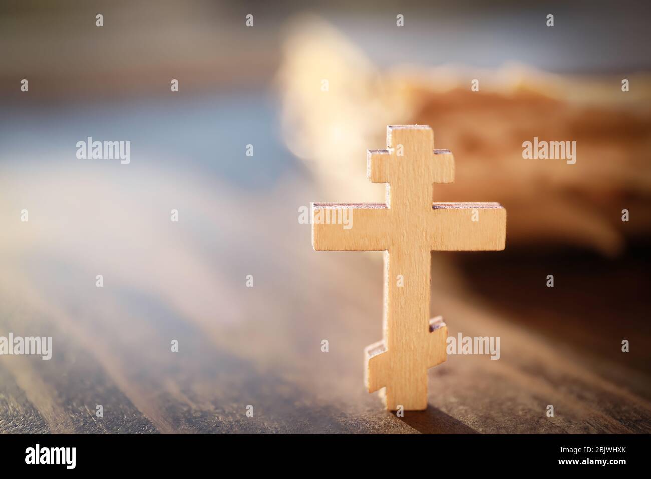 Cross on table hi-res stock photography and images - Alamy