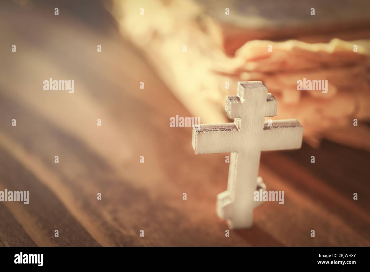 Cross on table hi-res stock photography and images - Alamy