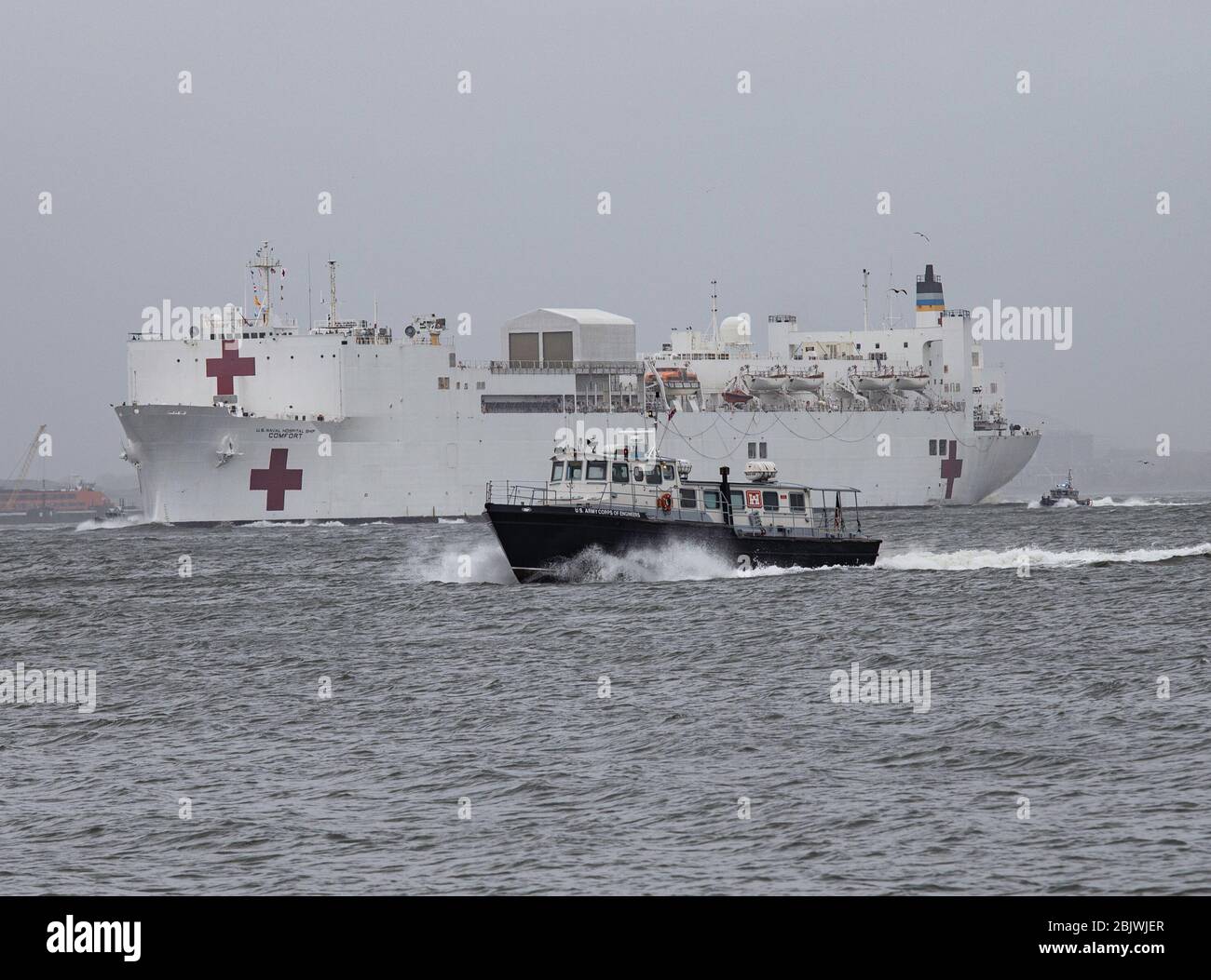 US Hospital Navy Ship Comfort Departs New York going back to base in ...