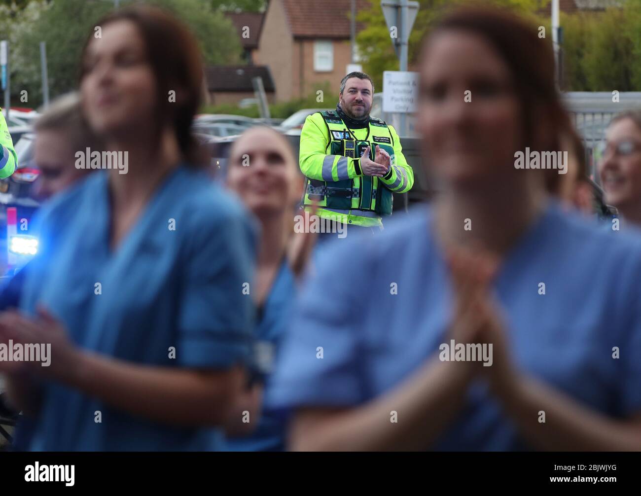 Ambulance staff clap queen elizabeth university hospital hi-res stock ...