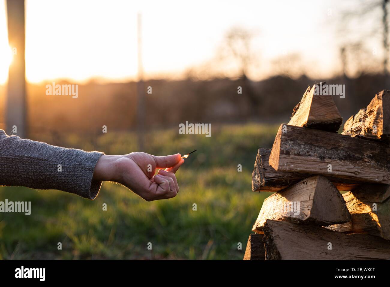 Fire making kit hi-res stock photography and images - Alamy
