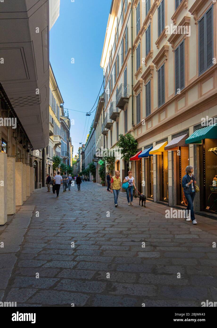 Milan street view hi-res stock photography and images - Alamy