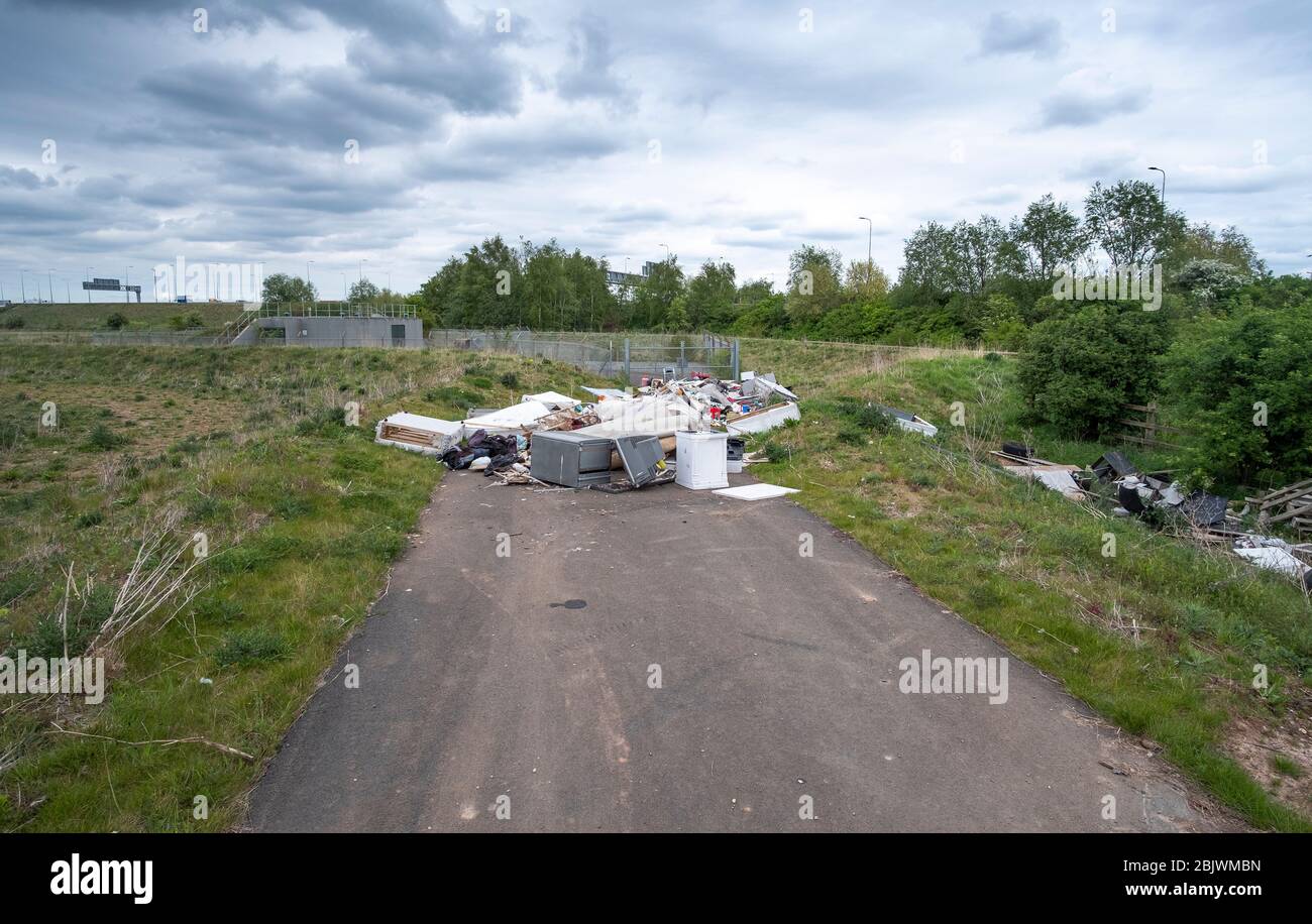 Country lane blocked hi-res stock photography and images - Alamy
