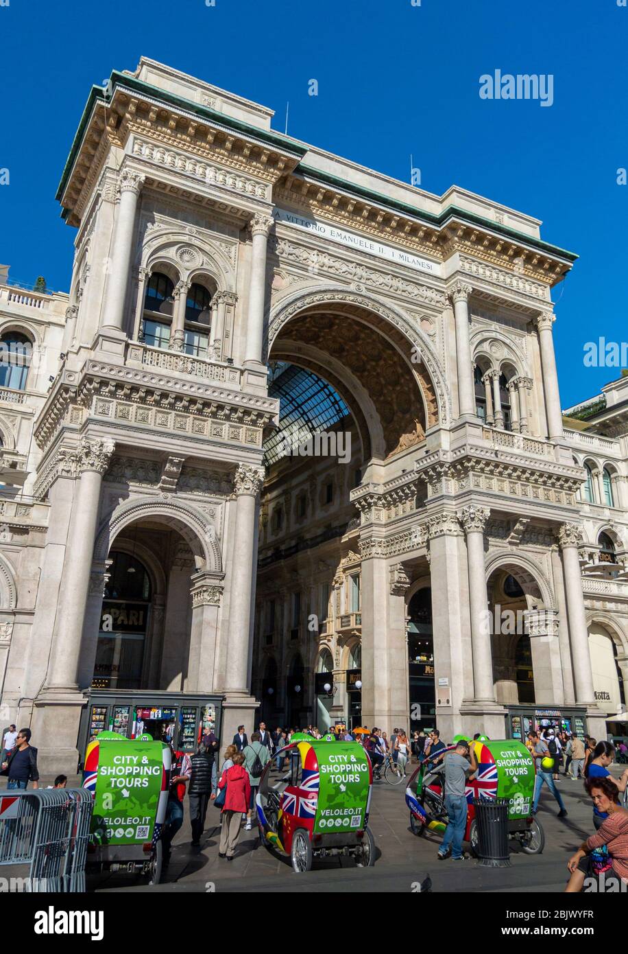 Entrance to Galleria Vittorio Emanuele II, shopping arcade in Milan ...