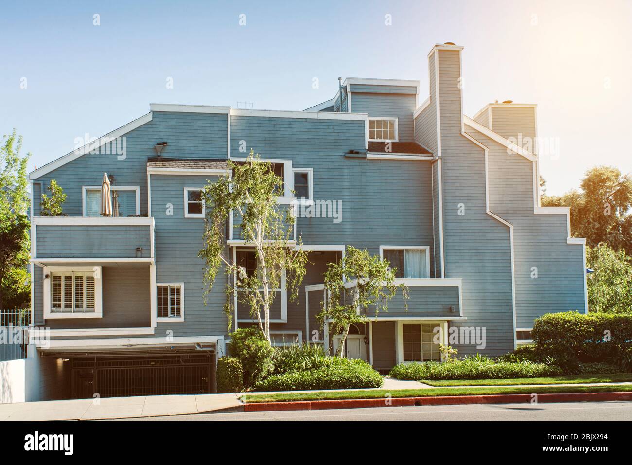 Vintage apartment building - 80's 90's build - Real Estate Syndication ...