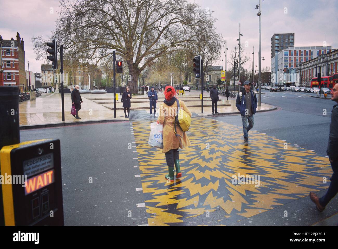 pedestrians crossing road Stock Photo - Alamy