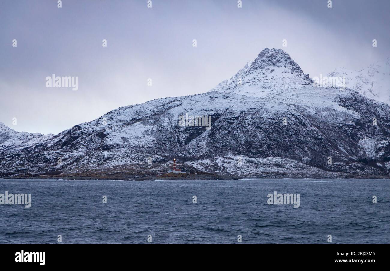 Cruise along the Norwegian coast and the red lighthouse Landegode Fyr ...