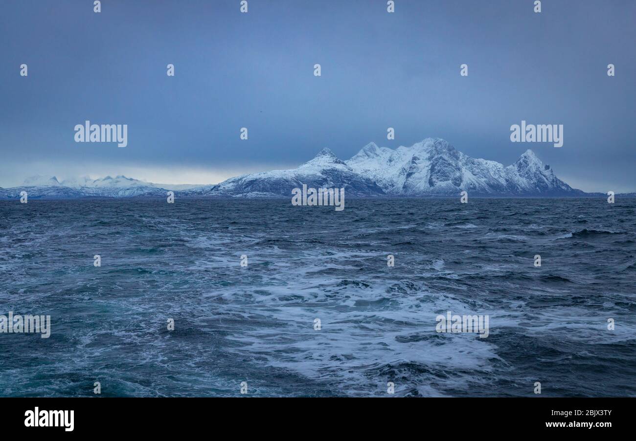 Cruise along the Norwegian coast and the red lighthouse Landegode Fyr ...