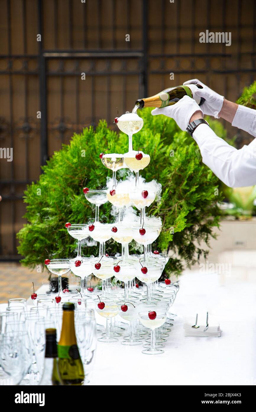 Smoke pyramid hi-res stock photography and images - Alamy