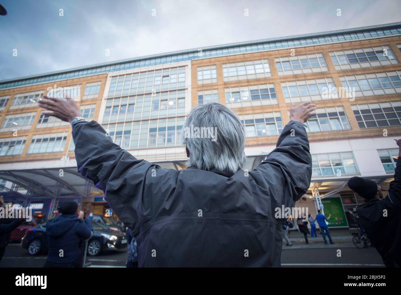 Members public clap outside chelsea hi-res stock photography and images ...