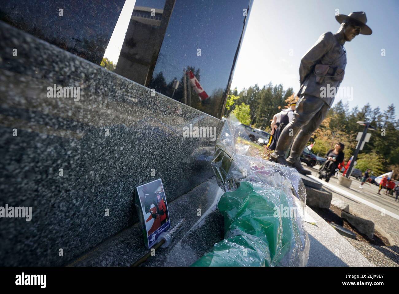 Fallen police officer hi-res stock photography and images - Alamy