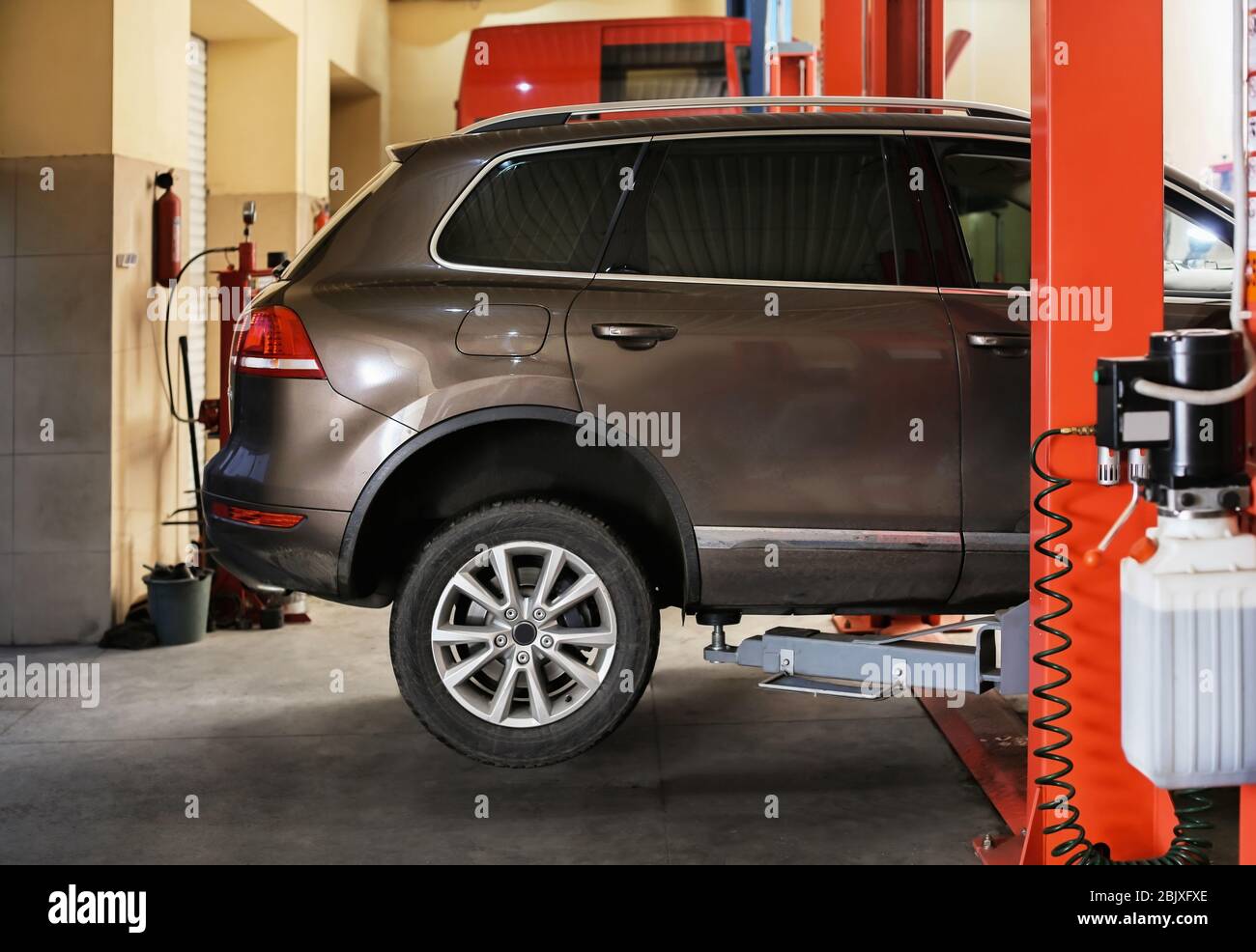 Hydraulic vehicle hi-res stock photography and images - Alamy