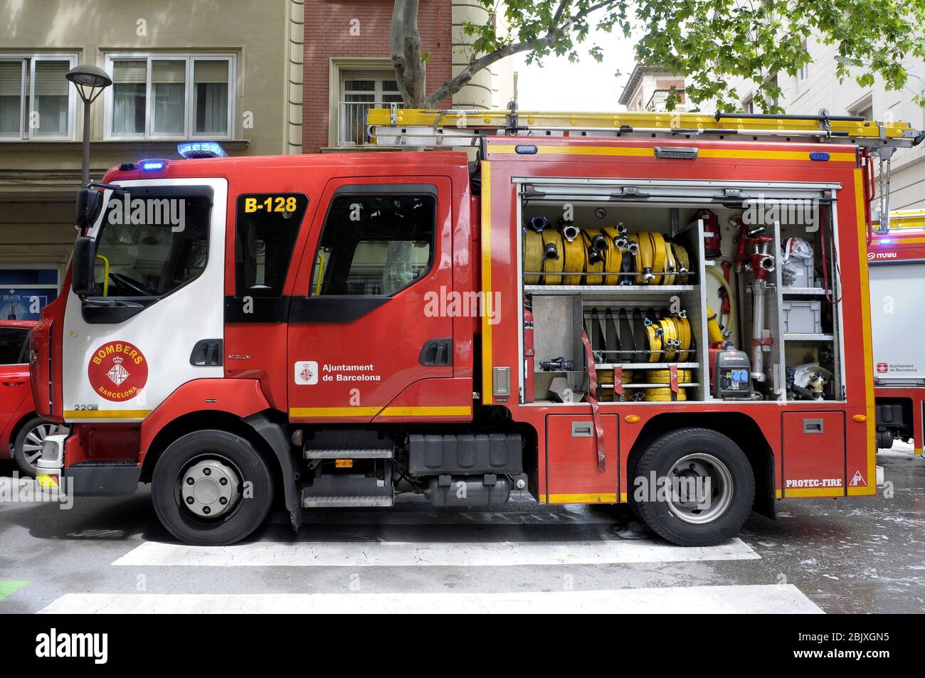 Bomberos camion hi-res stock photography and images - Alamy