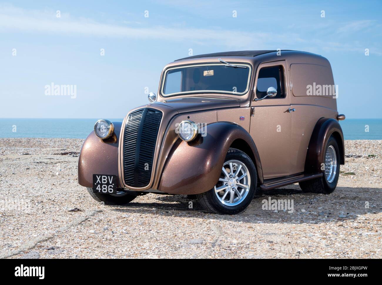 Morris Z van hot rod Stock Photo - Alamy