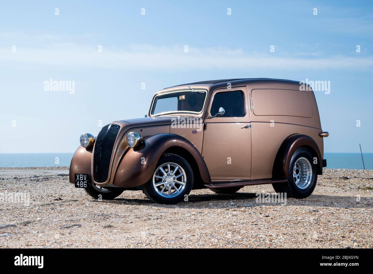 Morris Z van hot rod Stock Photo - Alamy