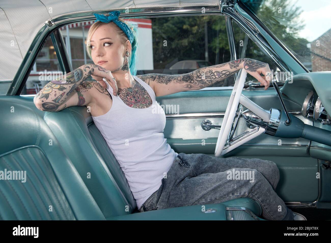 Hot rod car girl hi-res stock photography and images - Alamy